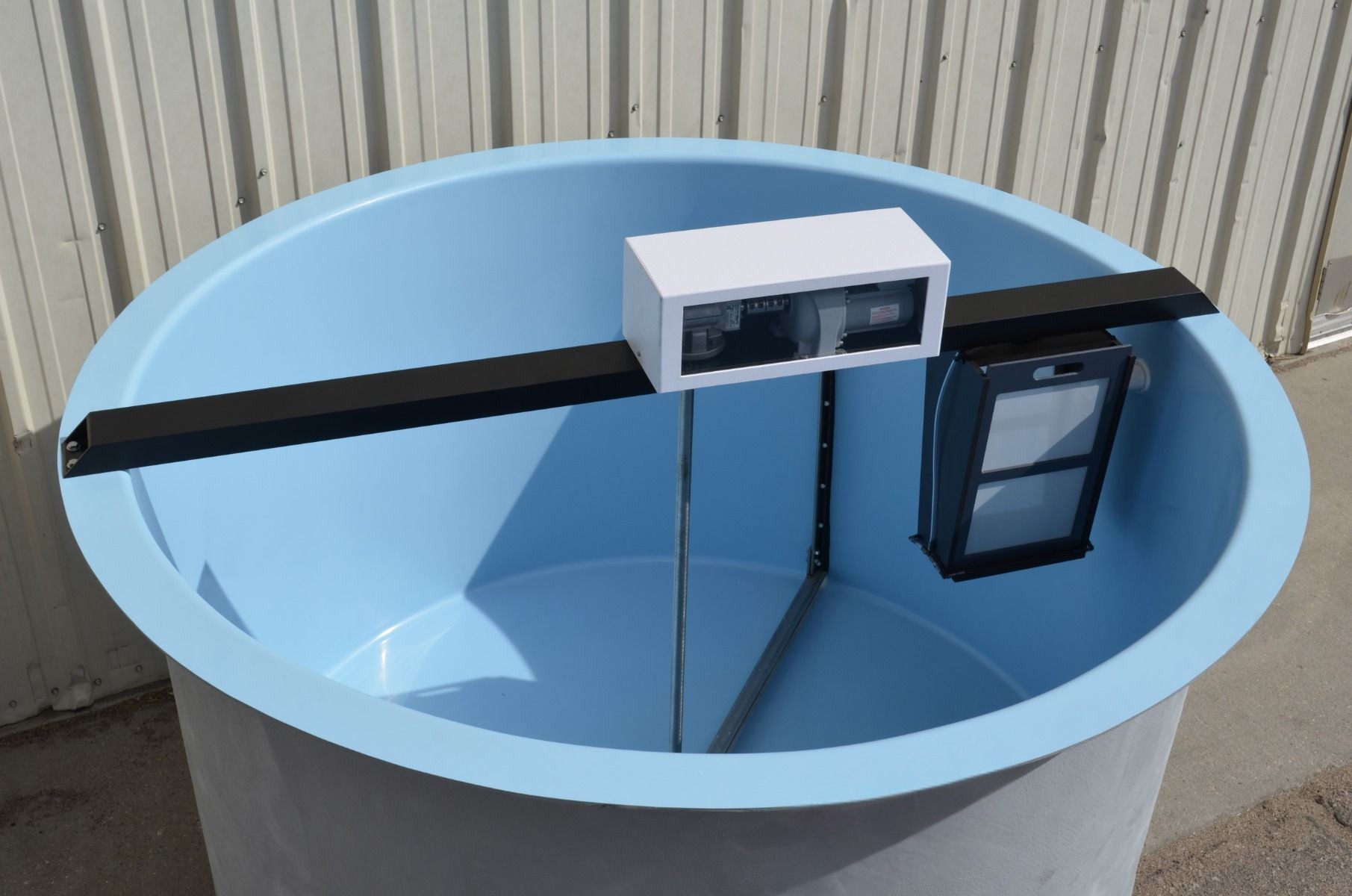 Self-Cleaning Aquaculture Tanks - Fresh by Design